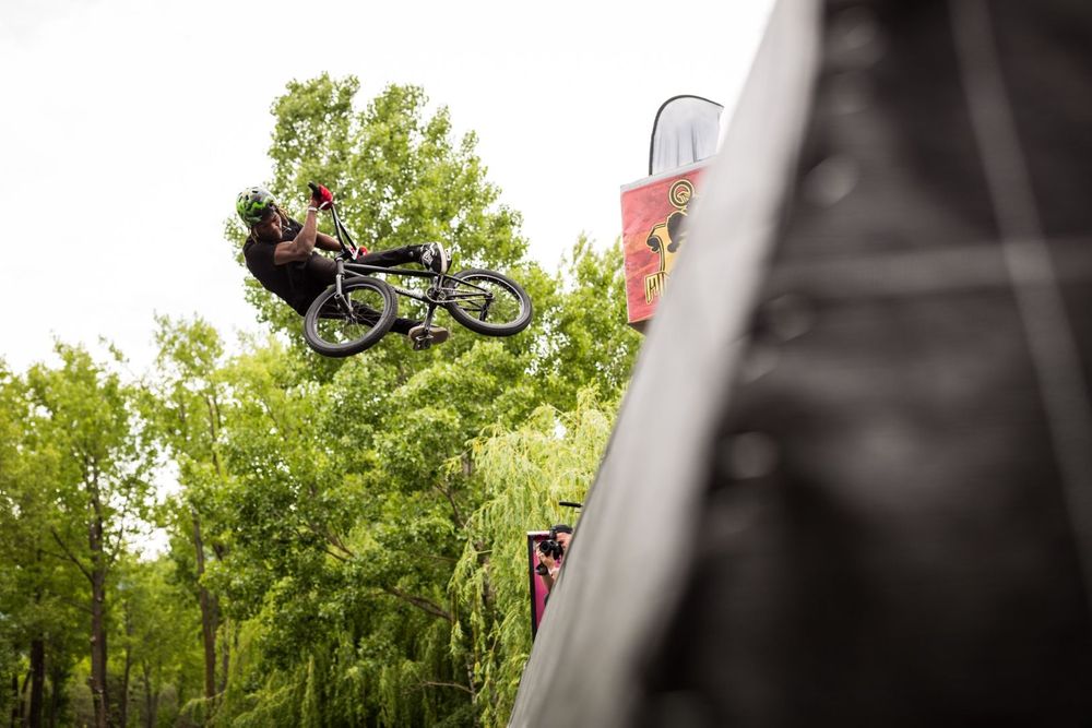 Jonathan Camacho - Outdoormix Festival | @outdoormixfest/fronted-vuejs