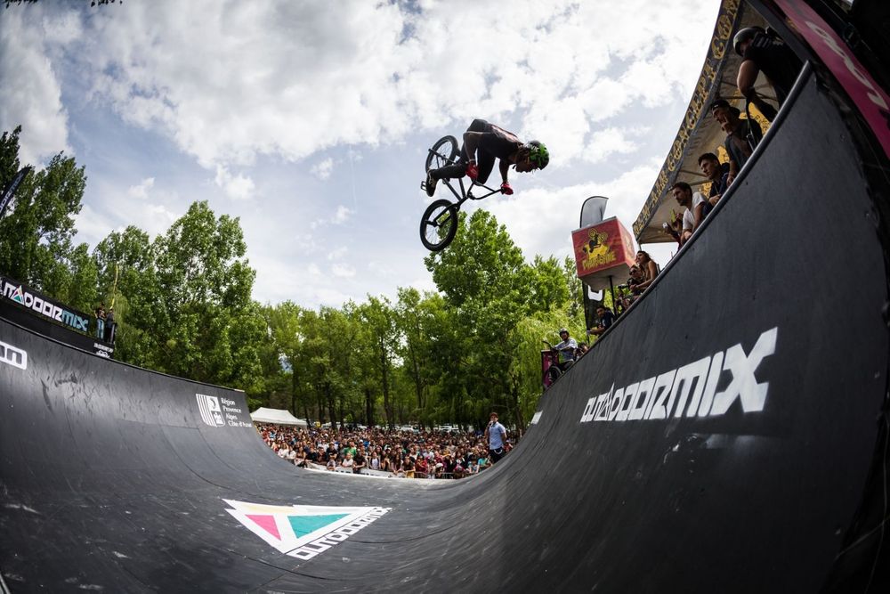 Jonathan Camacho - Outdoormix Festival | @outdoormixfest/fronted-vuejs